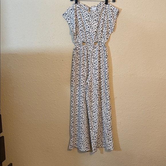 Zara | Pants & Jumpsuits | Zara Black And White Patterned Garment ...